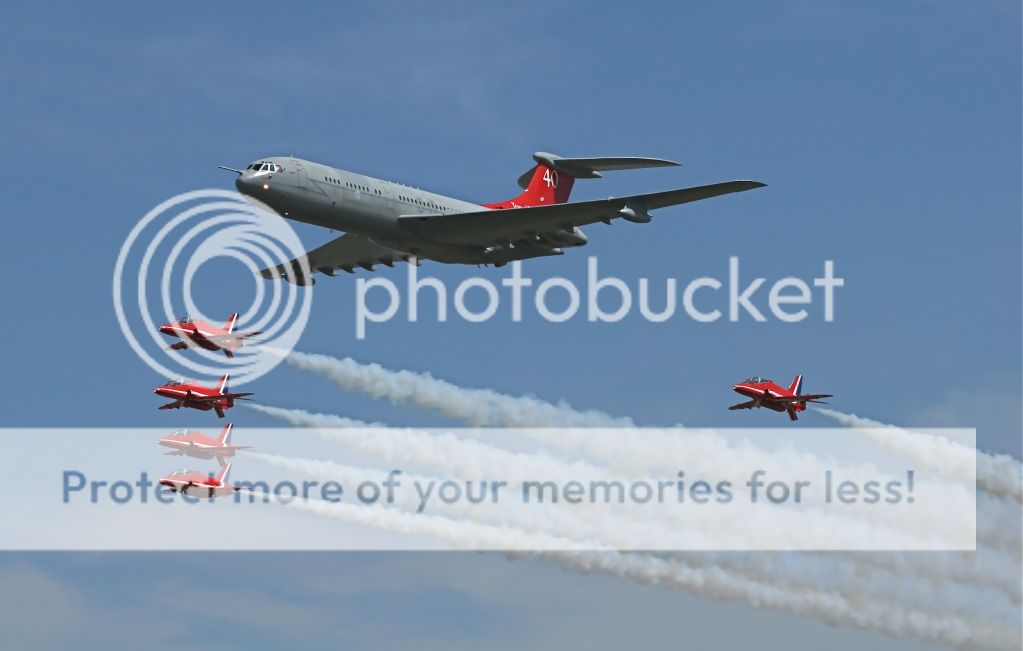 RAF's mighty Vickers VC-10..... - FighterControl